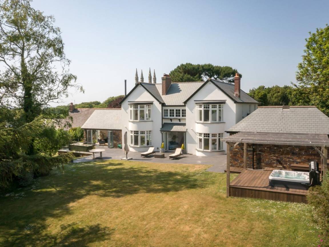Cottage ∙ 5 Bedrooms ∙ 10 Guests - Bude