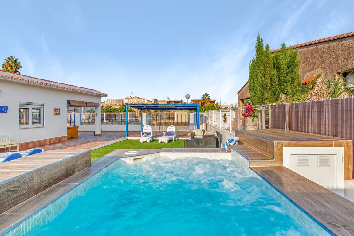 110 M² Villa ∙ 3 Habitaciones ∙ 6 Huéspedes - Oliva