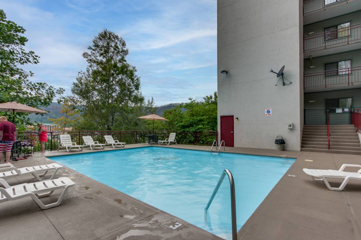 72 M² Apartment ∙ 2 Bedrooms ∙ 4 Guests - Gatlinburg, TN