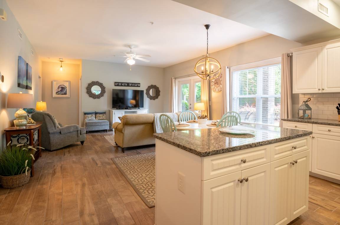 Condo ∙ 3 Bedrooms ∙ 7 Guests - Oak Island, NC