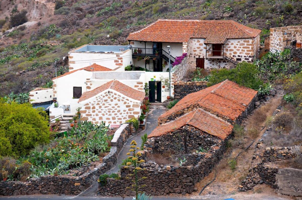 82 M² Casa Rural ∙ 2 Habitaciones ∙ 4 Huéspedes - Canarias