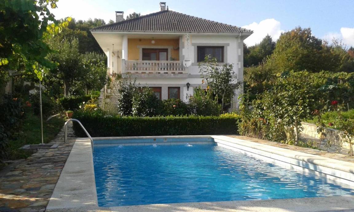 100 M² Villa Vacanza ∙ 3 Camere Da Letto ∙ 6 Ospiti - Pantón