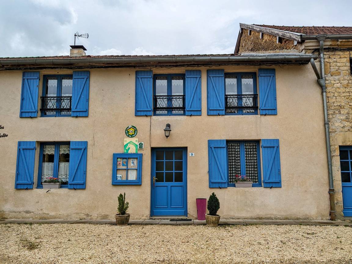 100 M² Cottage ∙ 2 Bedrooms ∙ 5 Guests - Stenay
