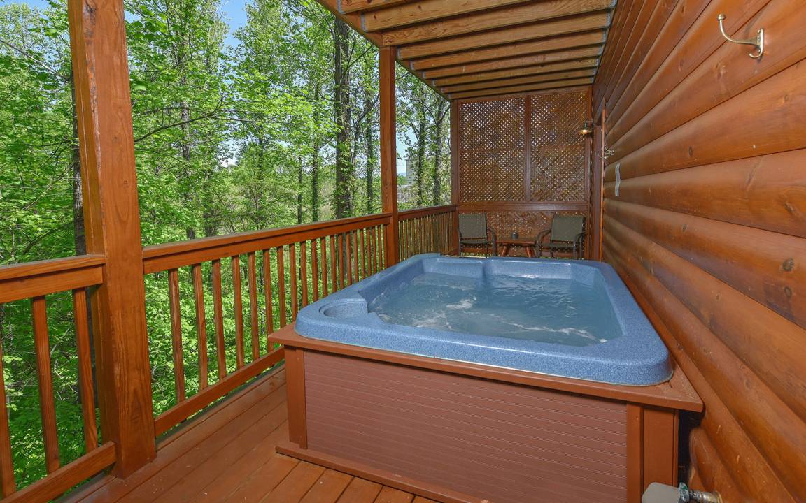 134 M² Cabin ∙ 2 Bedrooms ∙ 6 Guests - Pigeon Forge, TN