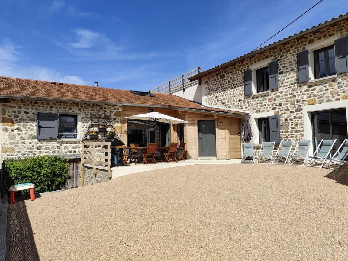 157 M² Gîte ∙ 4 Chambres ∙ 12 Personnes - Rhône