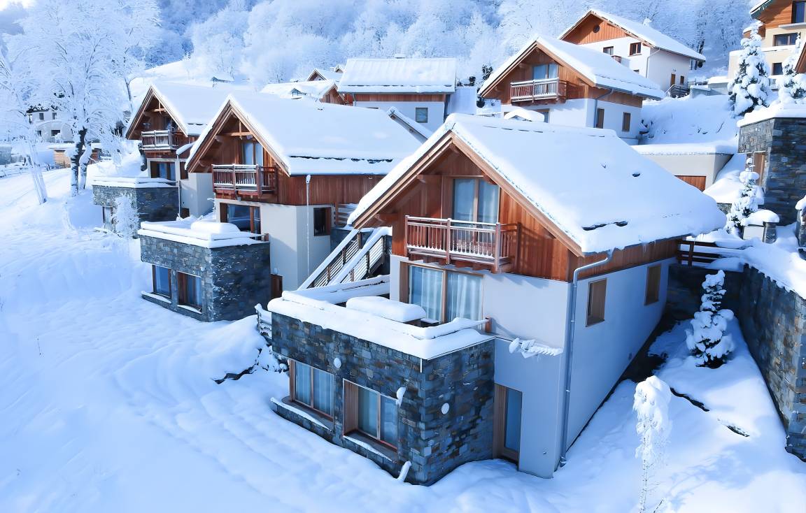 130 M² Chalet ∙ 4 Bedrooms ∙ 8 Guests - Valloire