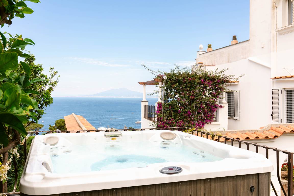 500 M² Villa ∙ 4 Bedrooms ∙ 9 Guests - Capri