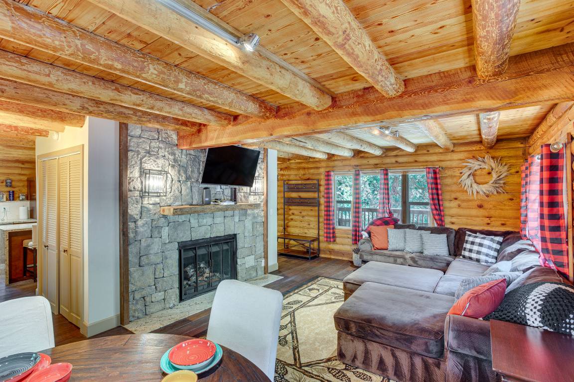 138 M² Casa ∙ 3 Habitaciones ∙ 6 Huéspedes - Crestline, CA