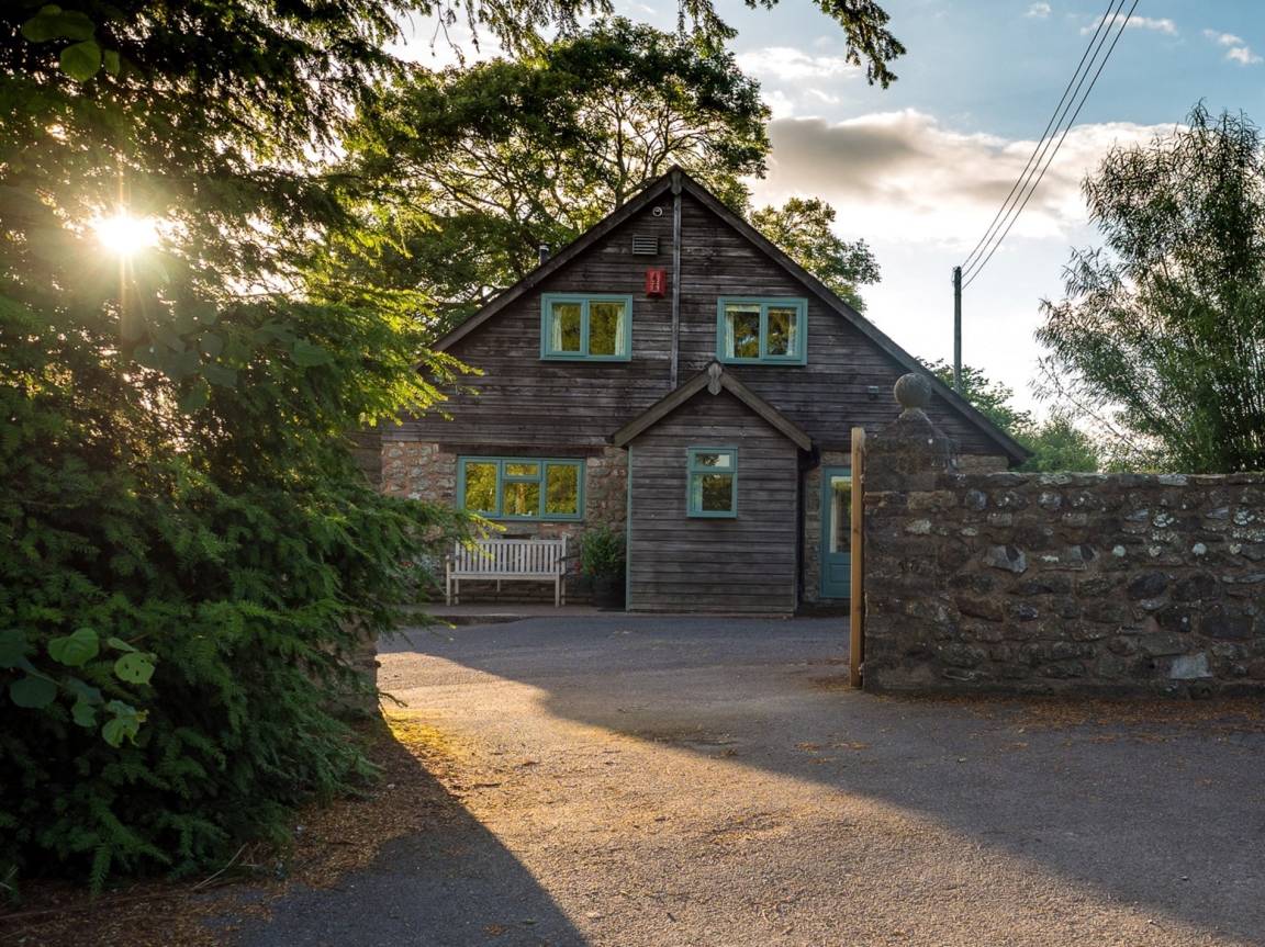 Cottage ∙ 6 Bedrooms ∙ 12 Guests - Devon