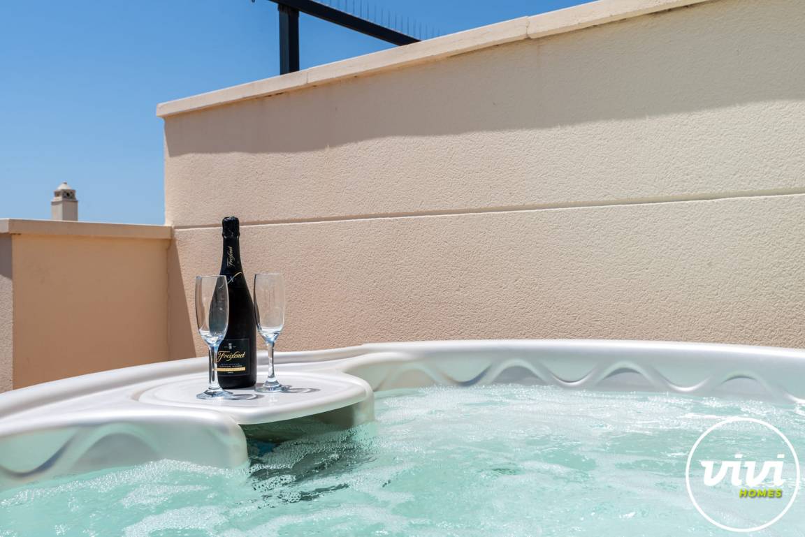 80 M² Appartement ∙ 2 Chambres ∙ 4 Personnes - Estepona