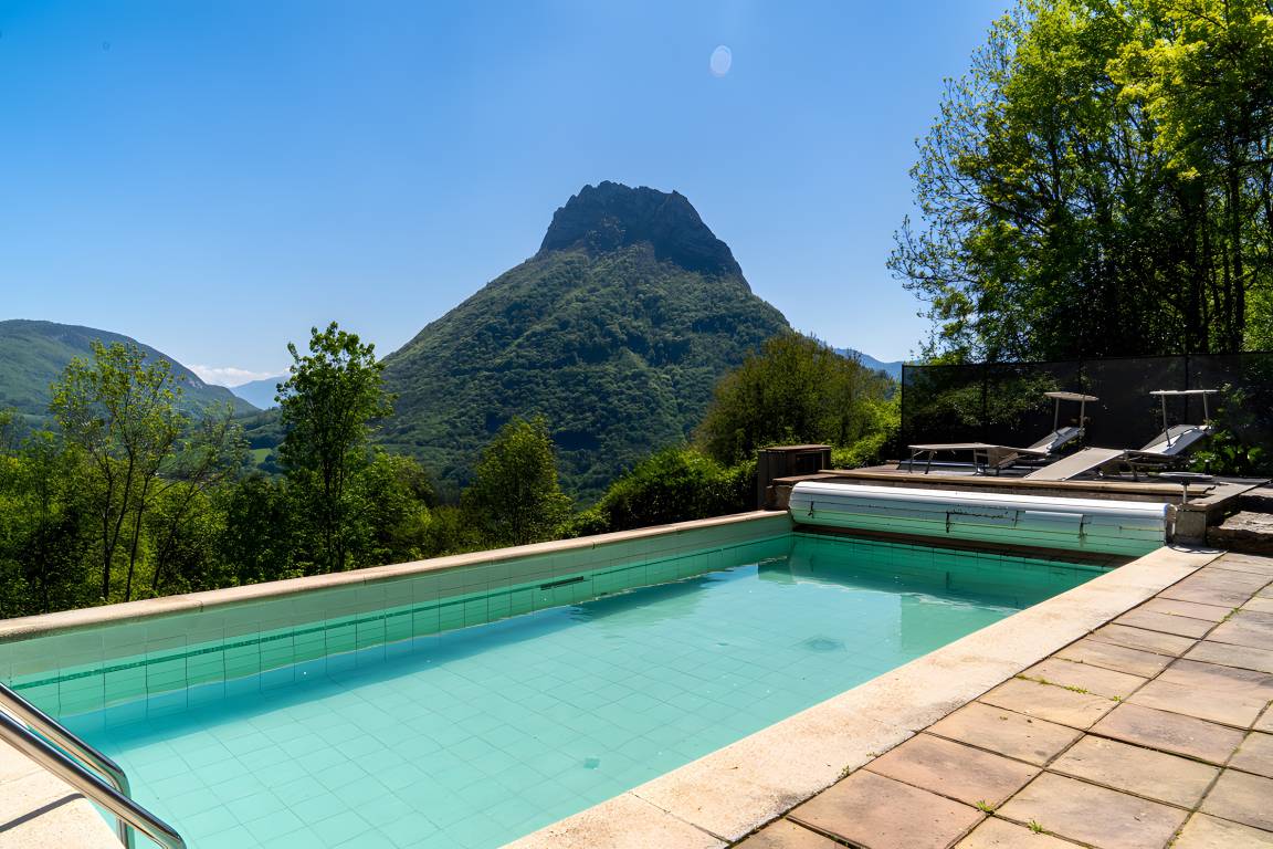 150 M² Talo ∙ 3 Makuuhuonetta ∙ 7 Vierasta - Meylan