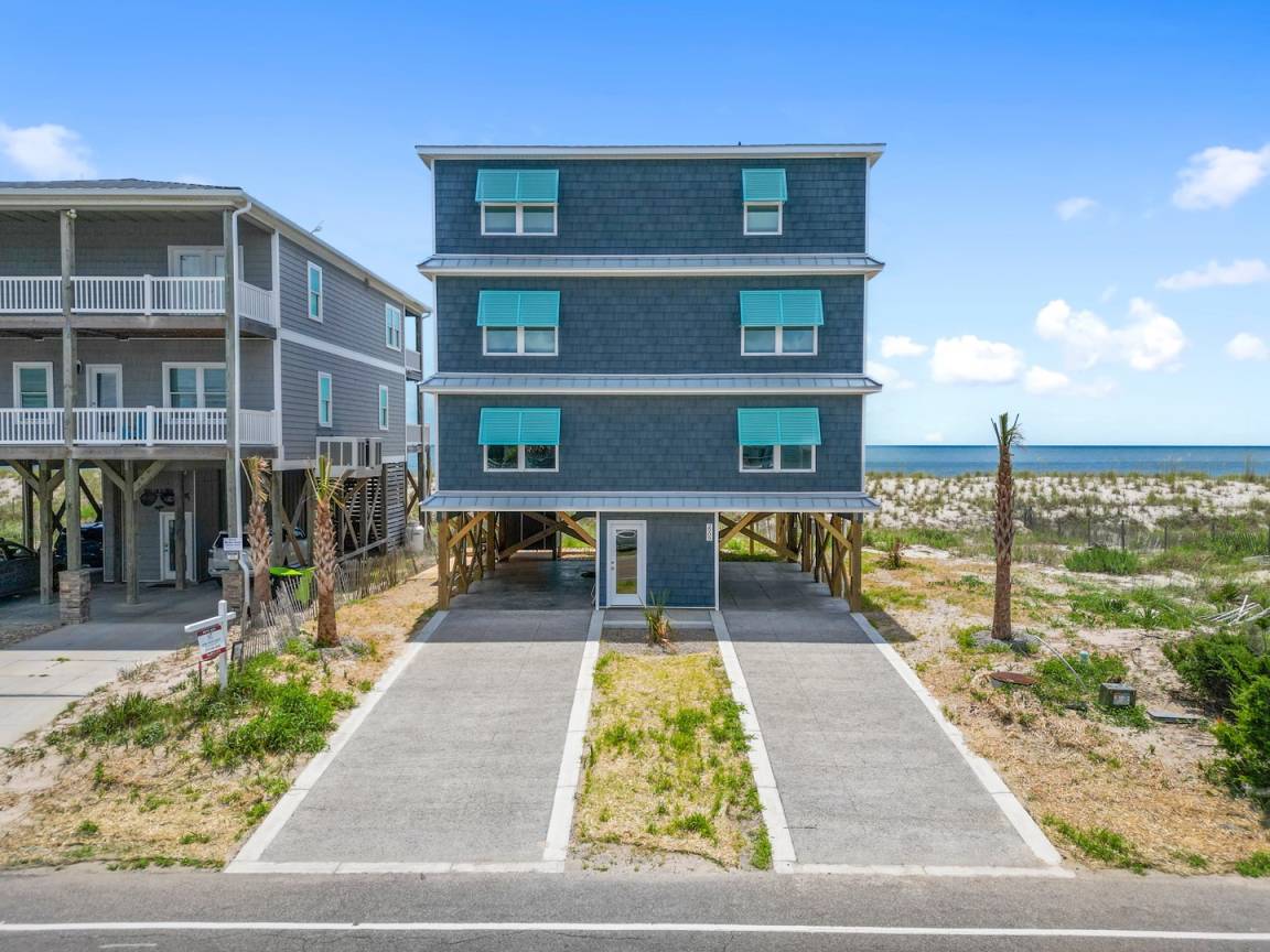 House ∙ 6 Bedrooms ∙ 16 Guests - Oak Island, NC