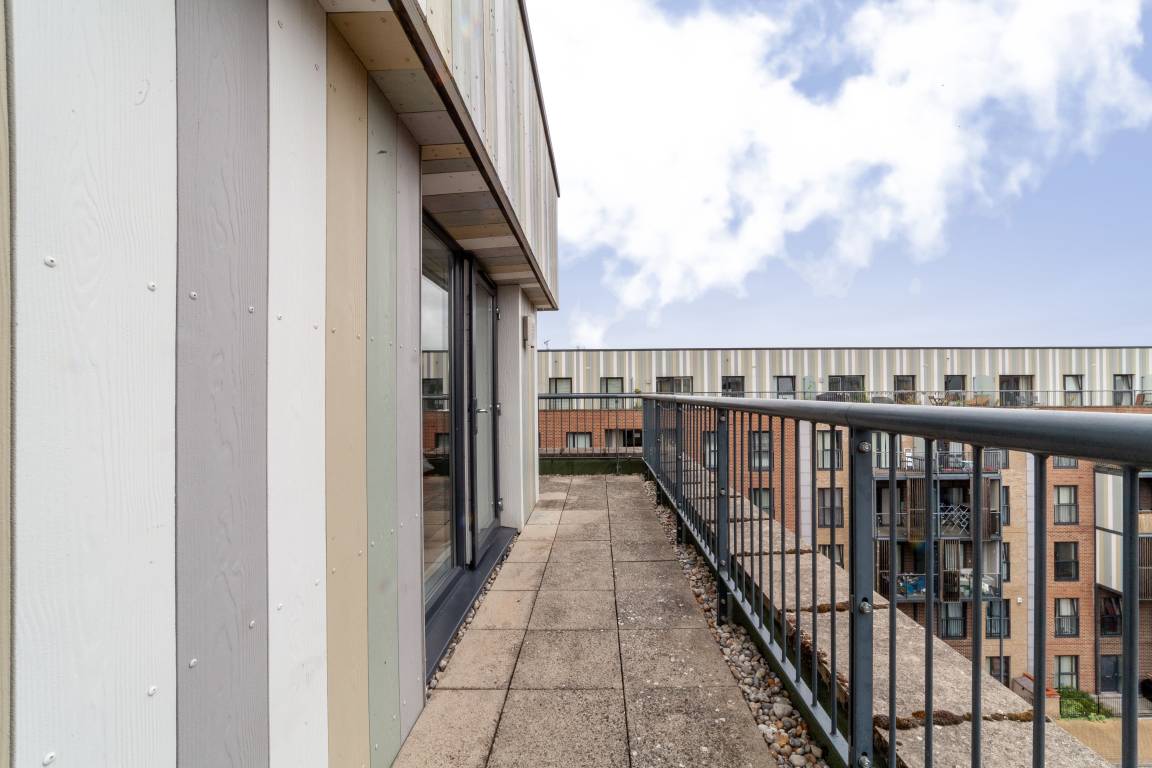 90 M² Ferienwohnung ∙ 2 Schlafzimmer ∙ 6 Gäste - Brentwood