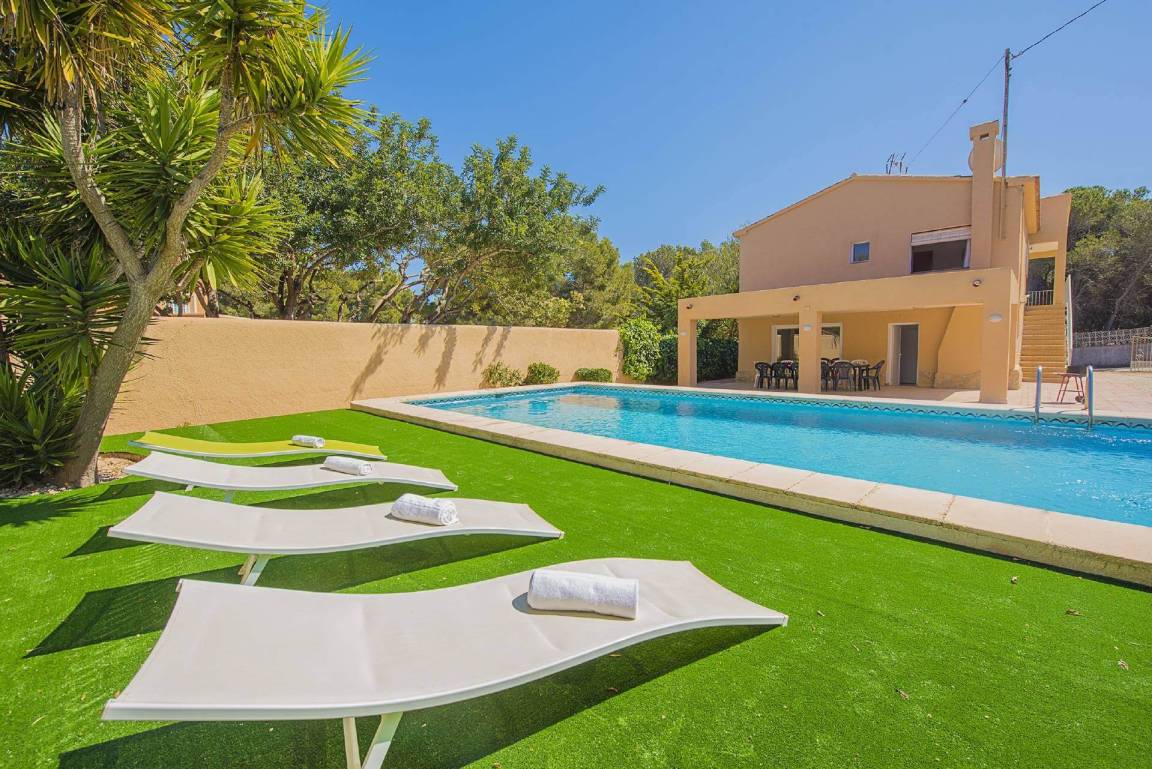 250 M² Villa ∙ 7 Chambres ∙ 14 Personnes - Moraira