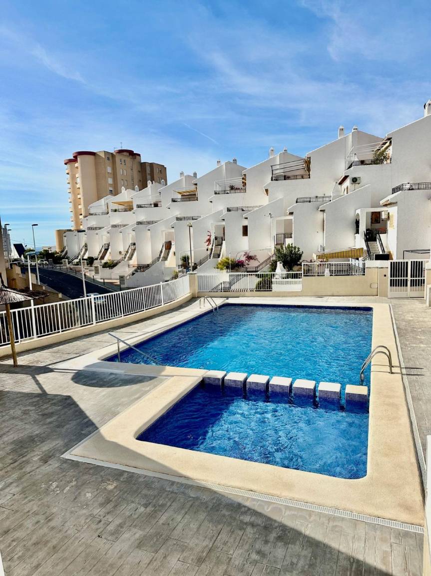 90 M² Apartamento ∙ 3 Habitaciones ∙ 6 Huéspedes - Santa Pola