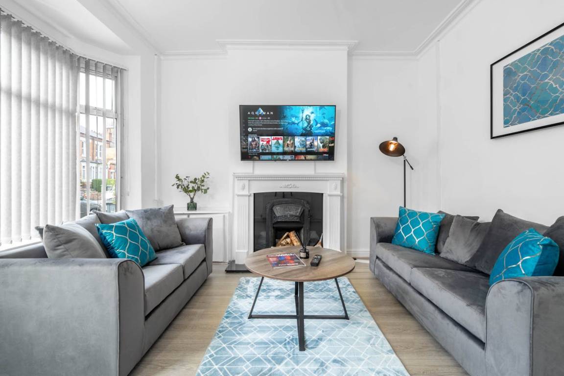 185 M² House ∙ 3 Bedrooms ∙ 6 Guests - New Street Station - Birmingham