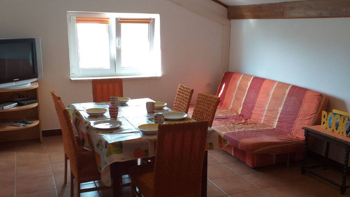 80 M² Apartment ∙ 3 Bedrooms ∙ 6 Guests - Rab