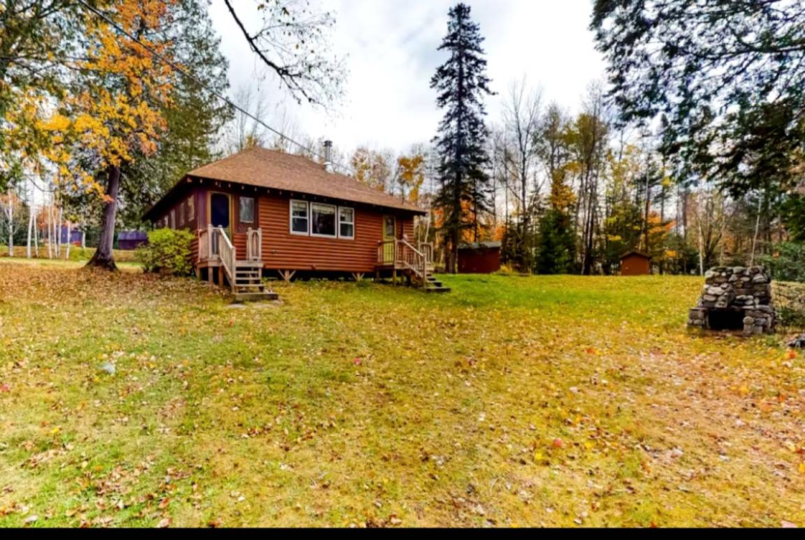 House ∙ 2 Bedrooms ∙ 5 Guests - Greenville, ME