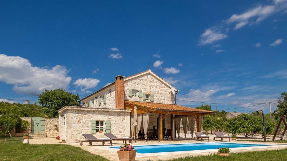 150 M² Apartament ∙ 3 Sypialnie ∙ 8 Gości - Vinjerac