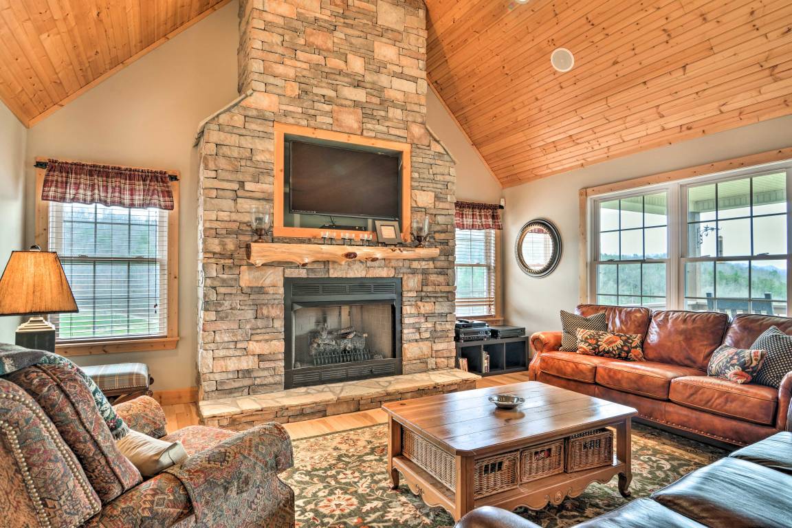 232 M² House ∙ 3 Bedrooms ∙ 8 Guests - Franklin, NC