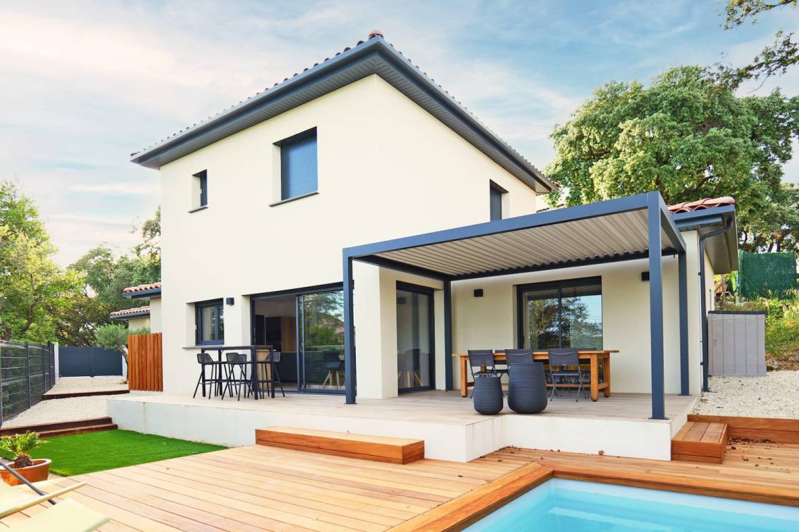 102 M² Villa ∙ 3 Chambres ∙ 6 Personnes - Le Crès