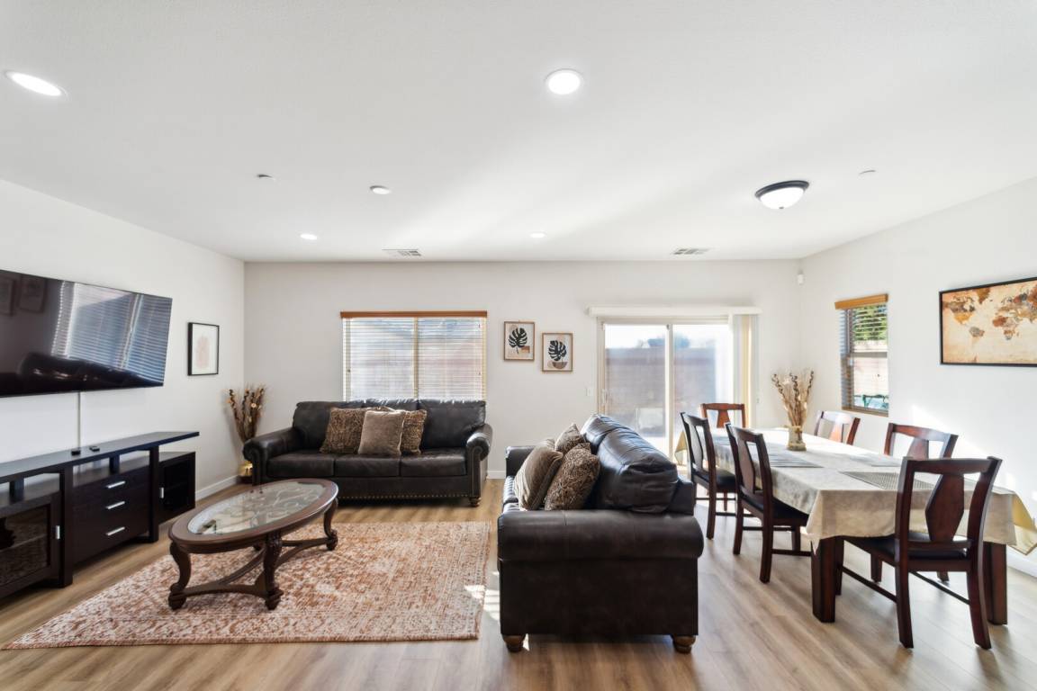 177 M² House ∙ 4 Bedrooms ∙ 8 Guests - Yucaipa, CA