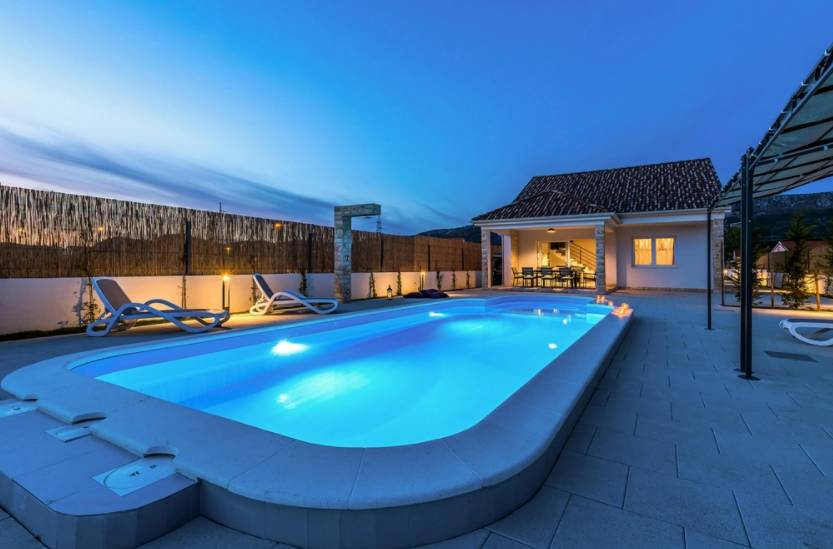 140 M² Ferienhaus ∙ 3 Schlafzimmer ∙ 8 Gäste - Šibenik