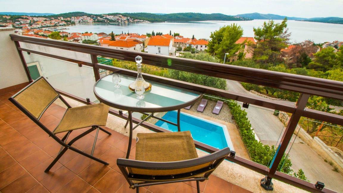100 M² Apartment ∙ 2 Bedrooms ∙ 6 Guests - Trogir