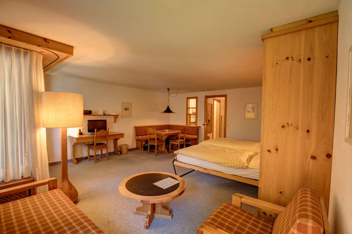 52 M² Ferienwohnung ∙ 1 Schlafzimmer ∙ 2 Gäste - Silvaplana