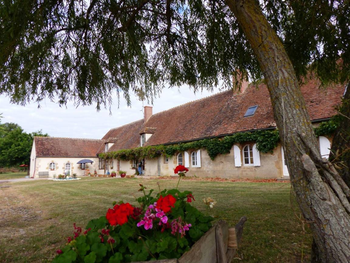 250 M² Cottage ∙ 4 Chambres ∙ 10 Personnes - Auvergne