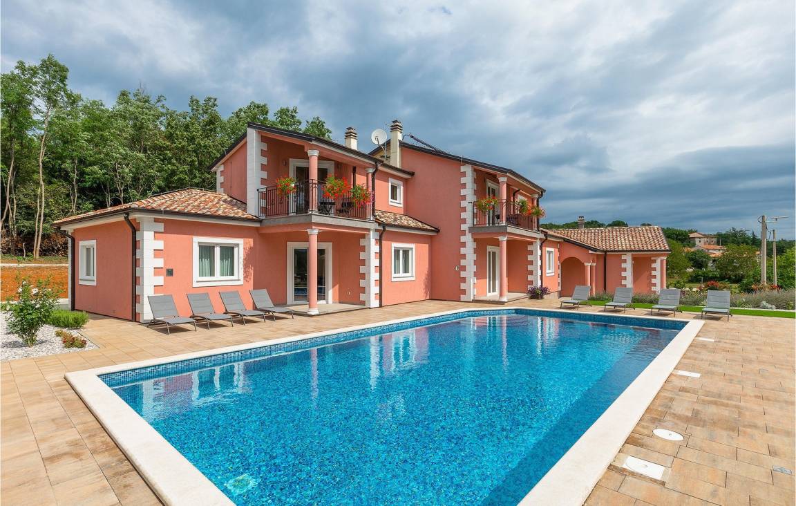 281 M² Maison De Vacances ∙ 8 Chambres ∙ 20 Personnes - Croatie