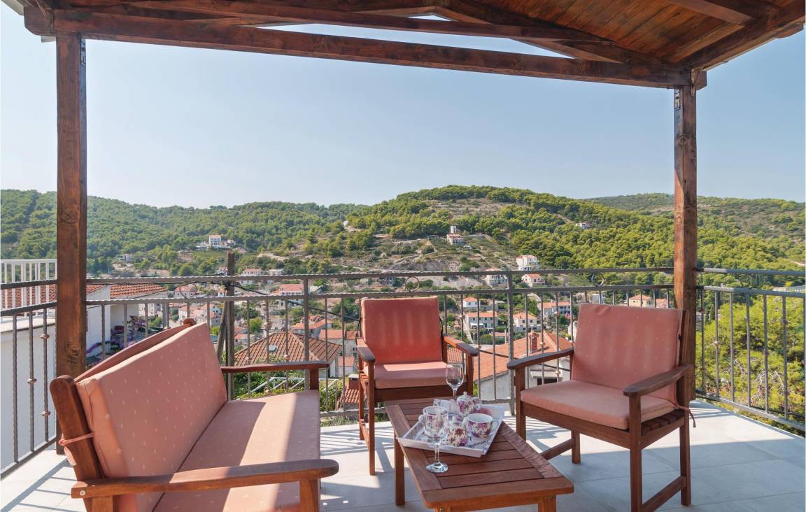160 M² House ∙ 5 Bedrooms ∙ 12 Guests - Croatia