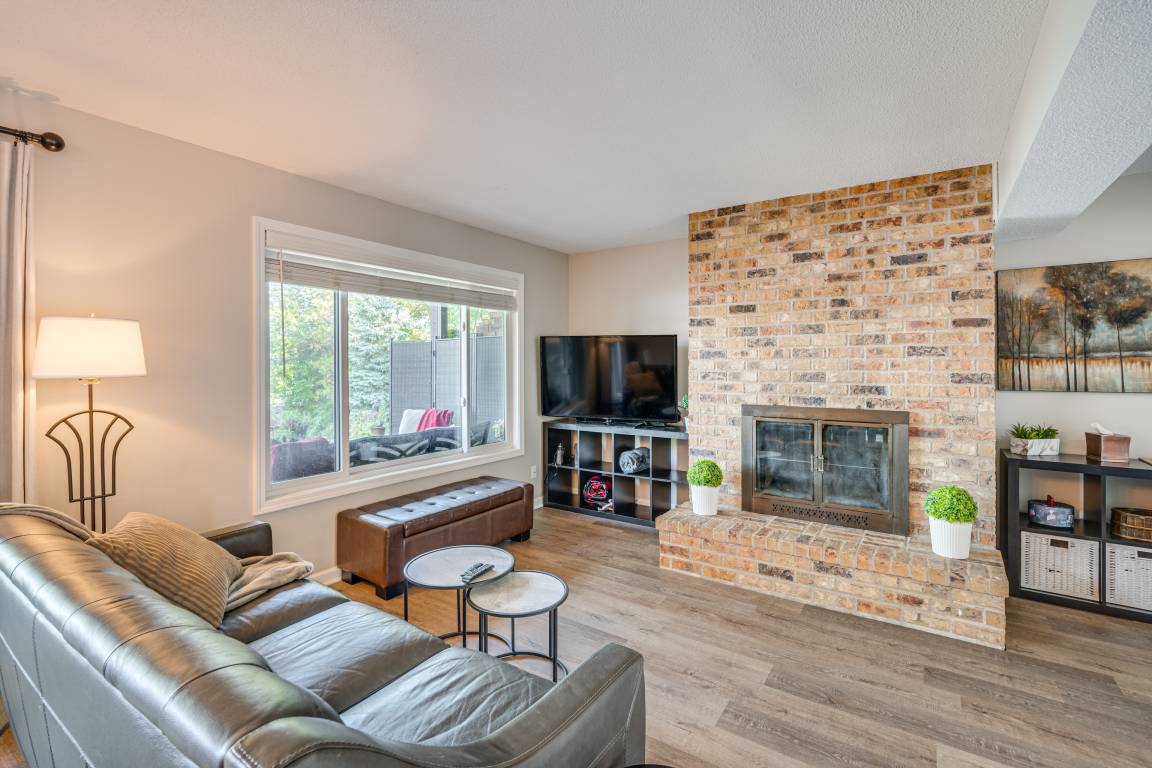 139 M² Apartment ∙ 3 Bedrooms ∙ 6 Guests - Maple Grove, MN