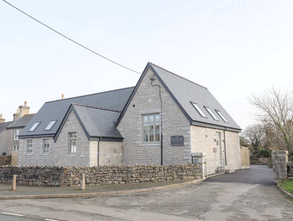 Cottage ∙ 2 Bedrooms ∙ 4 Guests - Moelfre