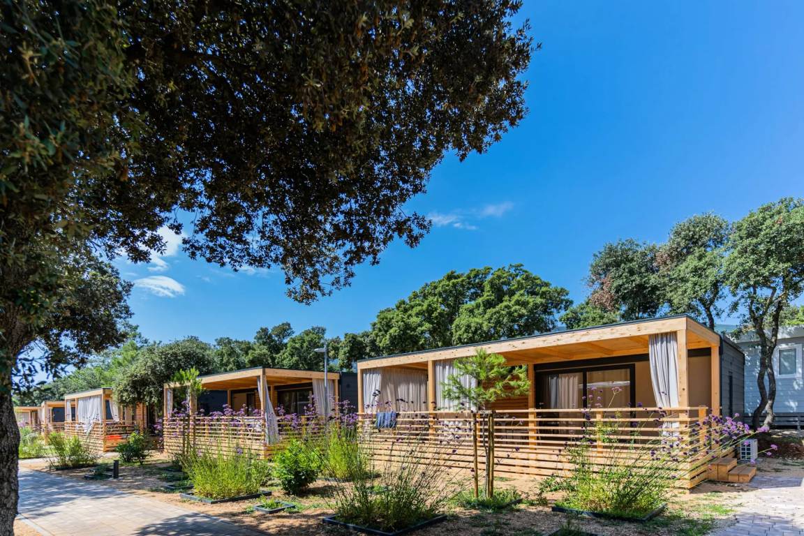 32 M² Caravan ∙ 2 Bedrooms ∙ 4 Guests - Nerezine