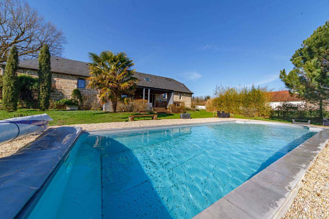 213 M² Villa ∙ 5 Chambres ∙ 8 Personnes - Brive-la-Gaillarde
