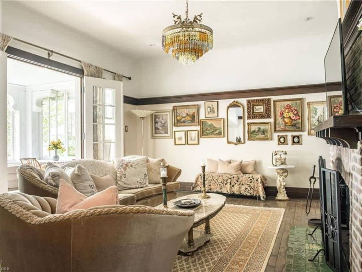 House ∙ 4 Bedrooms ∙ 8 Guests - Hamilton