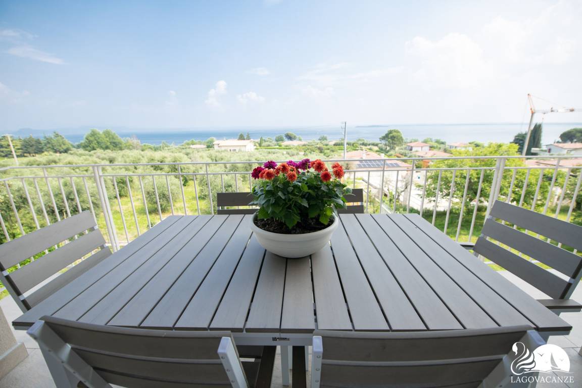 90 M² Apartamento ∙ 2 Habitaciones ∙ 8 Huéspedes - Sirmione
