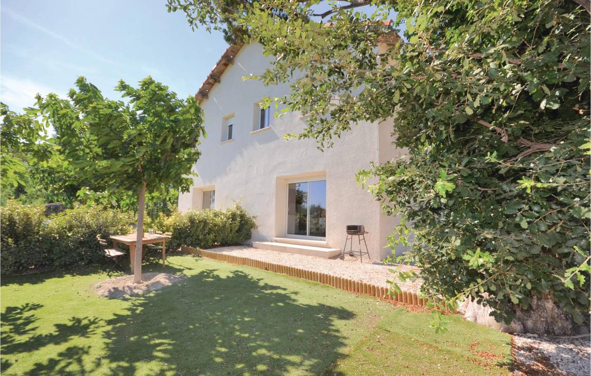 68 M² Maisonette ∙ 2 Bedrooms ∙ 4 Guests - Arles