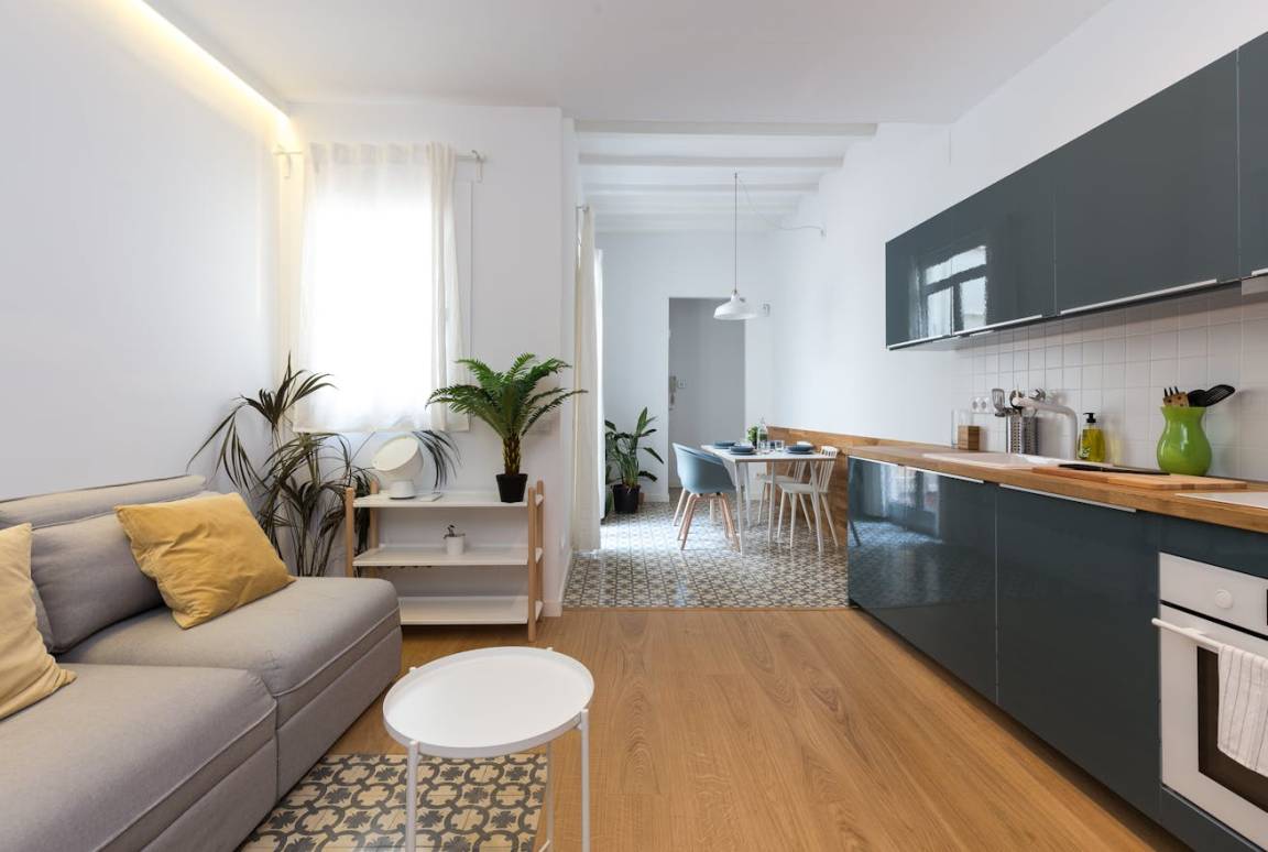 58 M² Huoneisto ∙ 2 Makuuhuonetta ∙ 2 Vierasta - Barcelona