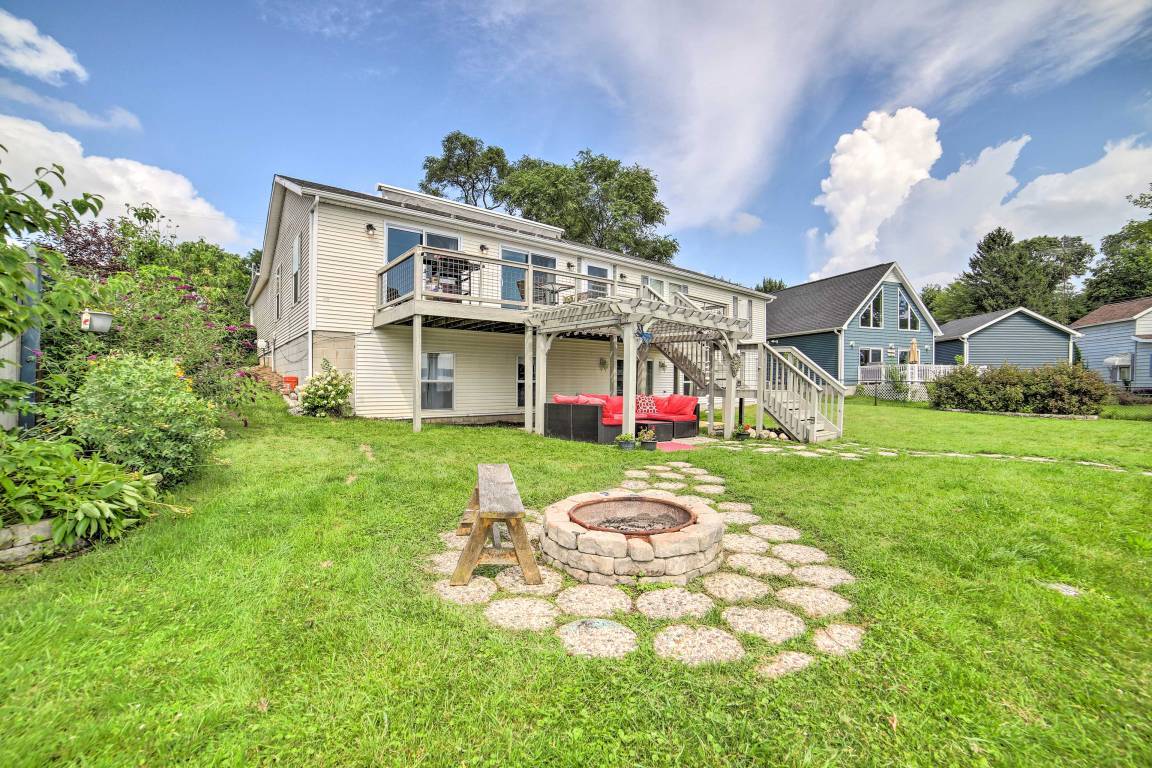 280 M² House ∙ 5 Bedrooms ∙ 13 Guests - Jackson, MI