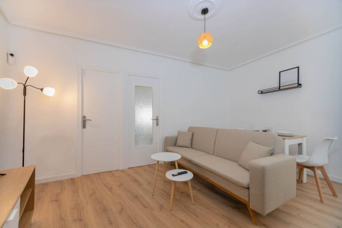 Apartamento ∙ 1 Habitación ∙ 1 Huésped - Universidad Europea de Valencia