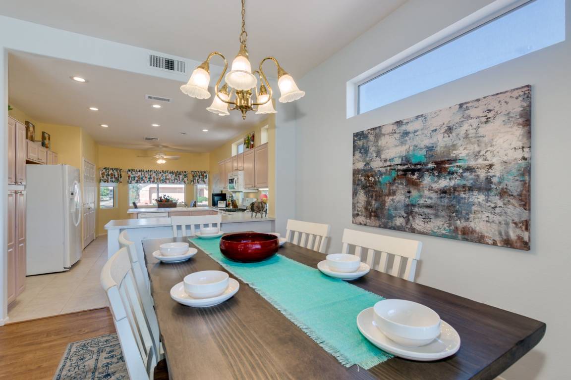 164 M² House ∙ 2 Bedrooms ∙ 4 Guests - Glendale, AZ