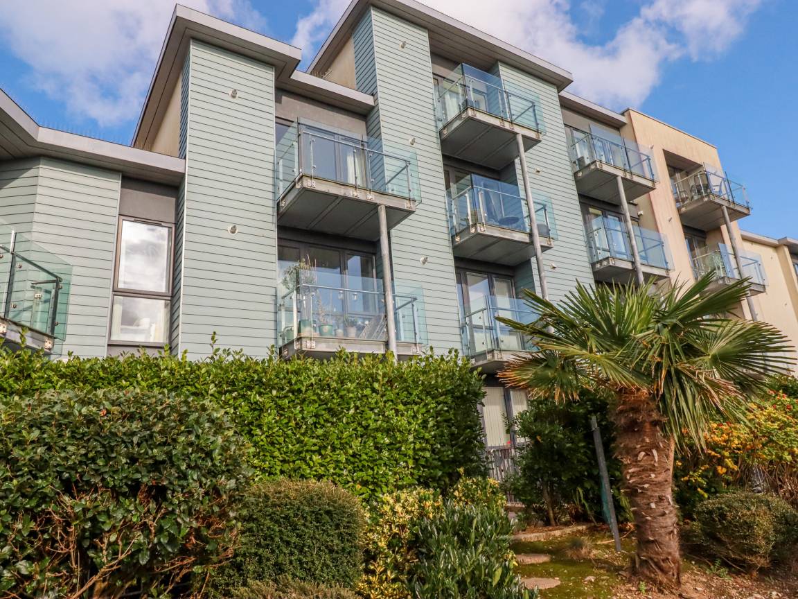Cottage ∙ 2 Bedrooms ∙ 4 Guests - Fistral Beach
