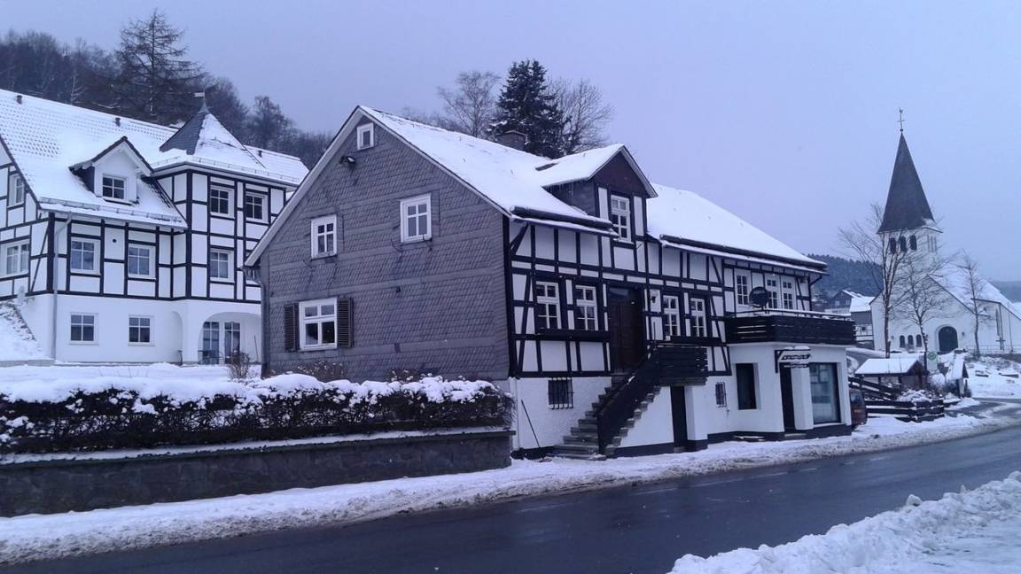 385 M² Ferienhaus ∙ 6 Schlafzimmer ∙ 14 Gäste - Winterberg