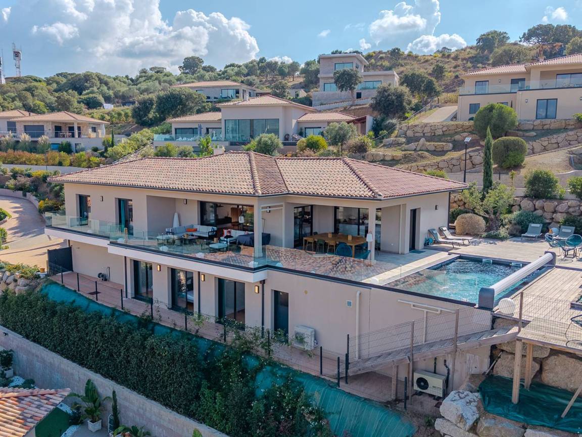 250 M² Villa ∙ 5 Chambres ∙ 12 Personnes - Olmeto
