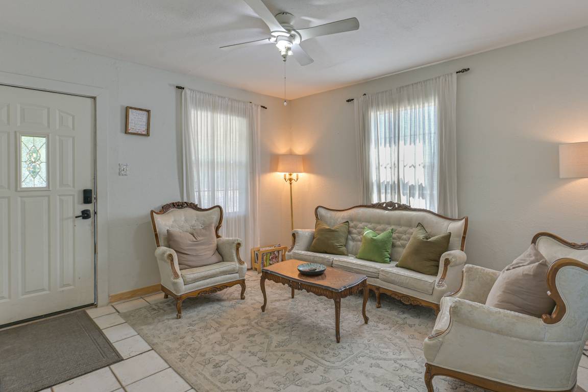 116 M² House ∙ 3 Bedrooms ∙ 8 Guests - Crystal City, TX