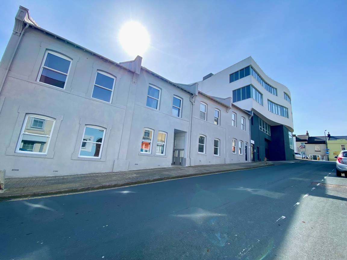 Cottage ∙ 2 Bedrooms ∙ 6 Guests - Paignton