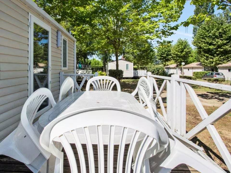 32 M² Mobil-home ∙ 3 Chambres ∙ 6 Personnes - Trémolat