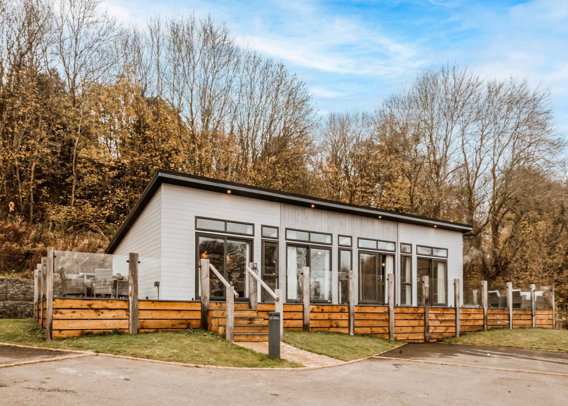 Chalet ∙ 2 Bedrooms ∙ 4 Guests - Staffordshire